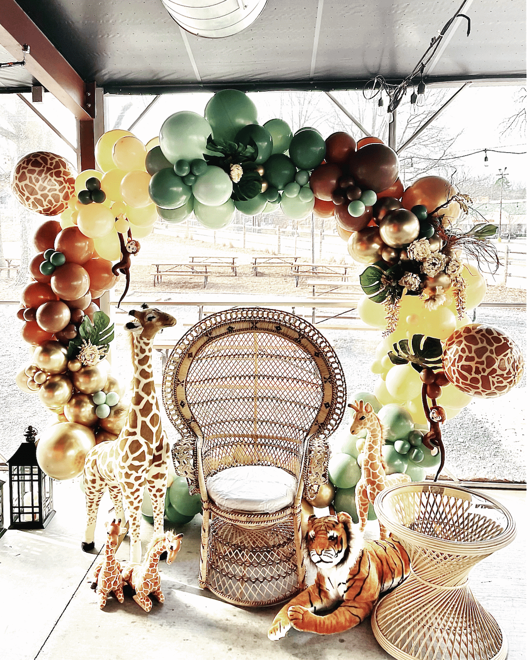 Balloon Backdrop Large - PARTY BALLOONS BY Q
